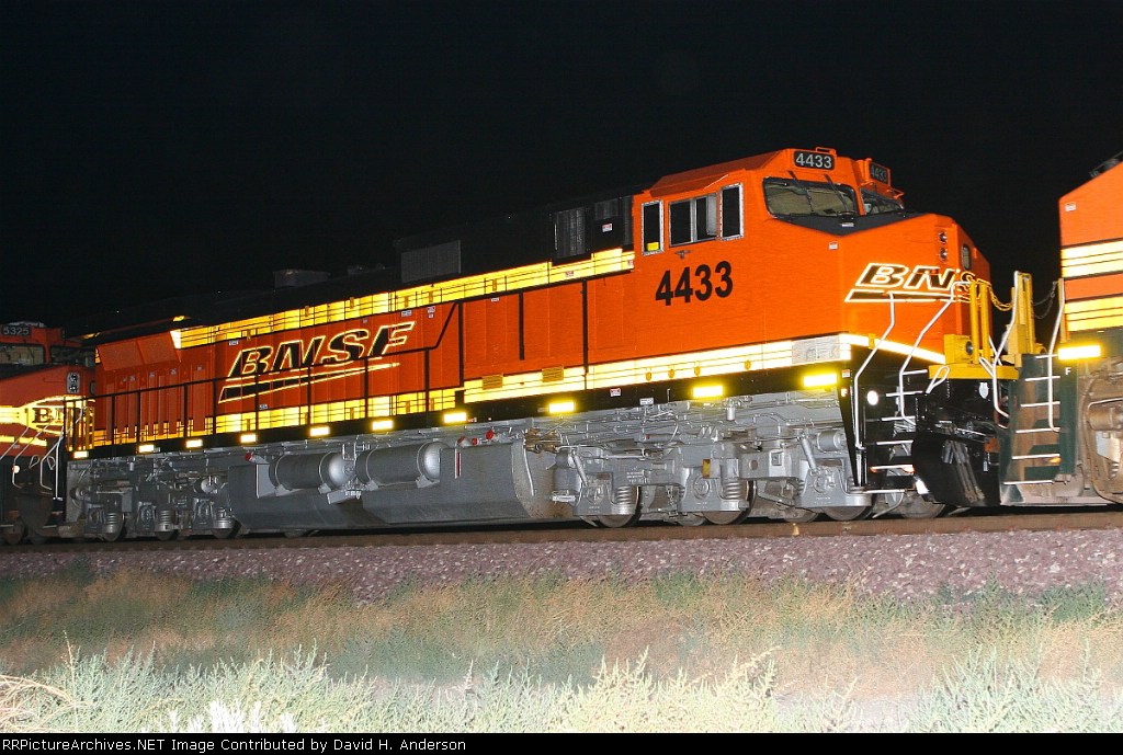 BNSF 4433